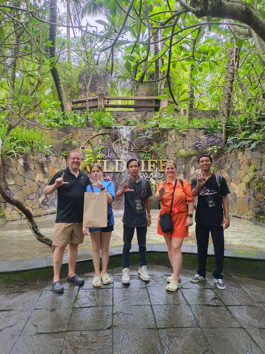 Bale Lombok Travelin.ID - Tour & Travel Lombok
